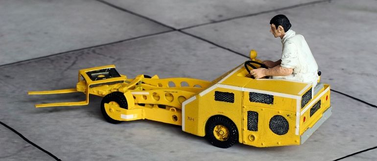 Videoaviation 1/32 MJ-1A Aerial Stores Lift Truck